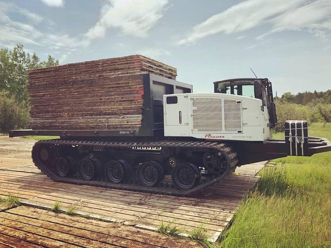 Crawler Carriers for Oil & Gas industry - Prinoth